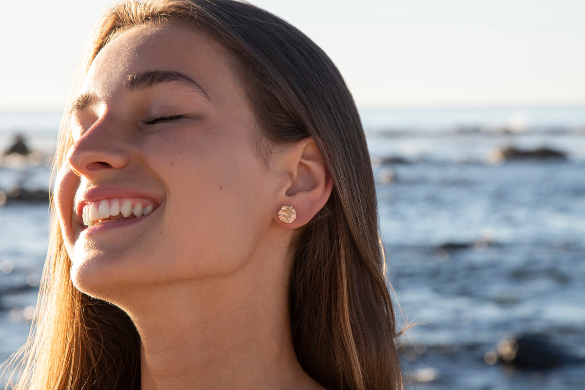Small Perlemoen Disc studs – Miky Rose